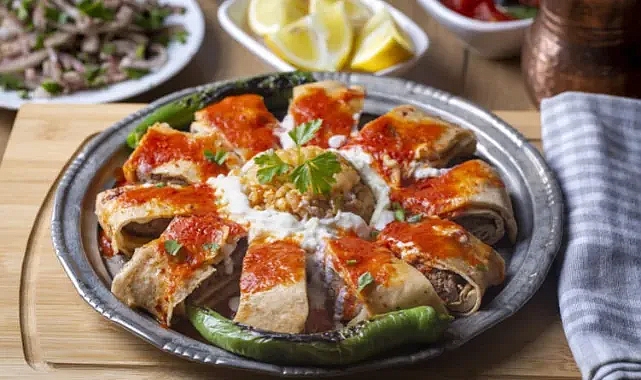 Beyti kebabı nasıl yapılır? Gelinim Mutfakta beyti kebabı tarifi ...